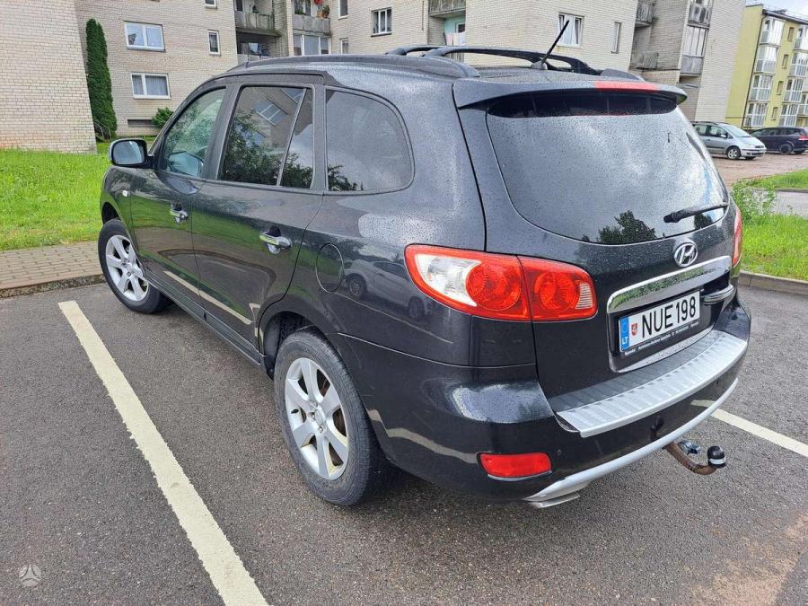 Melns Hyundai Santa Fe 2006 Jurbarkas, ar dzinēja tilpumu 2.19 L un nobraukumu 271 tūkst. km par 3850 €, foto 5 vietnē AUTOMOTO.COM.LV