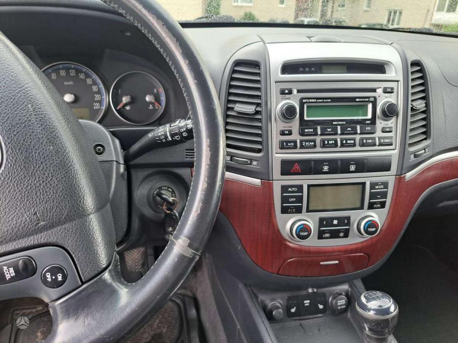 Melns Hyundai Santa Fe 2006 Jurbarkas, ar dzinēja tilpumu 2.19 L un nobraukumu 271 tūkst. km par 3850 €, foto 11 vietnē AUTOMOTO.COM.LV