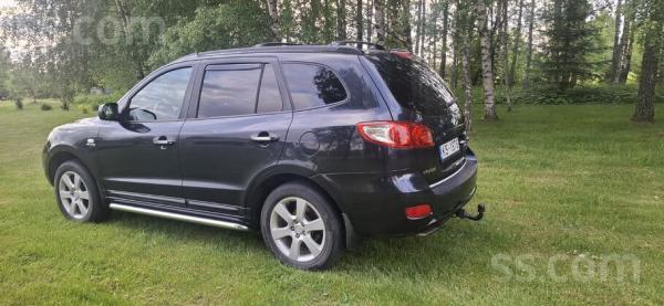 Melns Hyundai Santa Fe 2006 Limbaži, ar dzinēja tilpumu 2.20 L un nobraukumu 333 tūkst. km par 3400 €, foto 5 vietnē AUTOMOTO.COM.LV