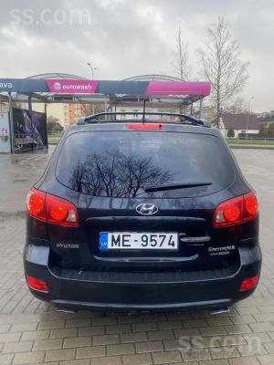 Black Hyundai Santa Fe 2006 in Rezekne, with an engine capacity of 2.20 L and mileage of 277 thousand km for 3600 €, photo 6 on AUTOMOTO.COM.LV
