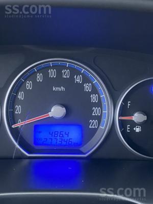 Black Hyundai Santa Fe 2006 in Rezekne, with an engine capacity of 2.20 L and mileage of 277 thousand km for 3600 €, photo 12 on AUTOMOTO.COM.LV