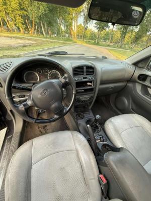 Melns Hyundai Santa Fe 2006 Tauragė, ar dzinēja tilpumu 1.99 L un nobraukumu 372 tūkst. km par 1550 €, foto 12 vietnē AUTOMOTO.COM.LV