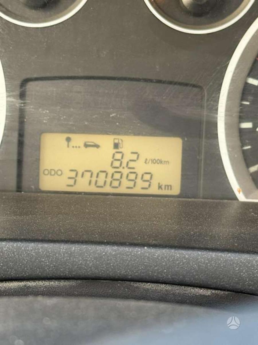 Melns Hyundai Santa Fe 2006 Tauragė, ar dzinēja tilpumu 1.99 L un nobraukumu 372 tūkst. km par 1550 €, foto 13 vietnē AUTOMOTO.COM.LV