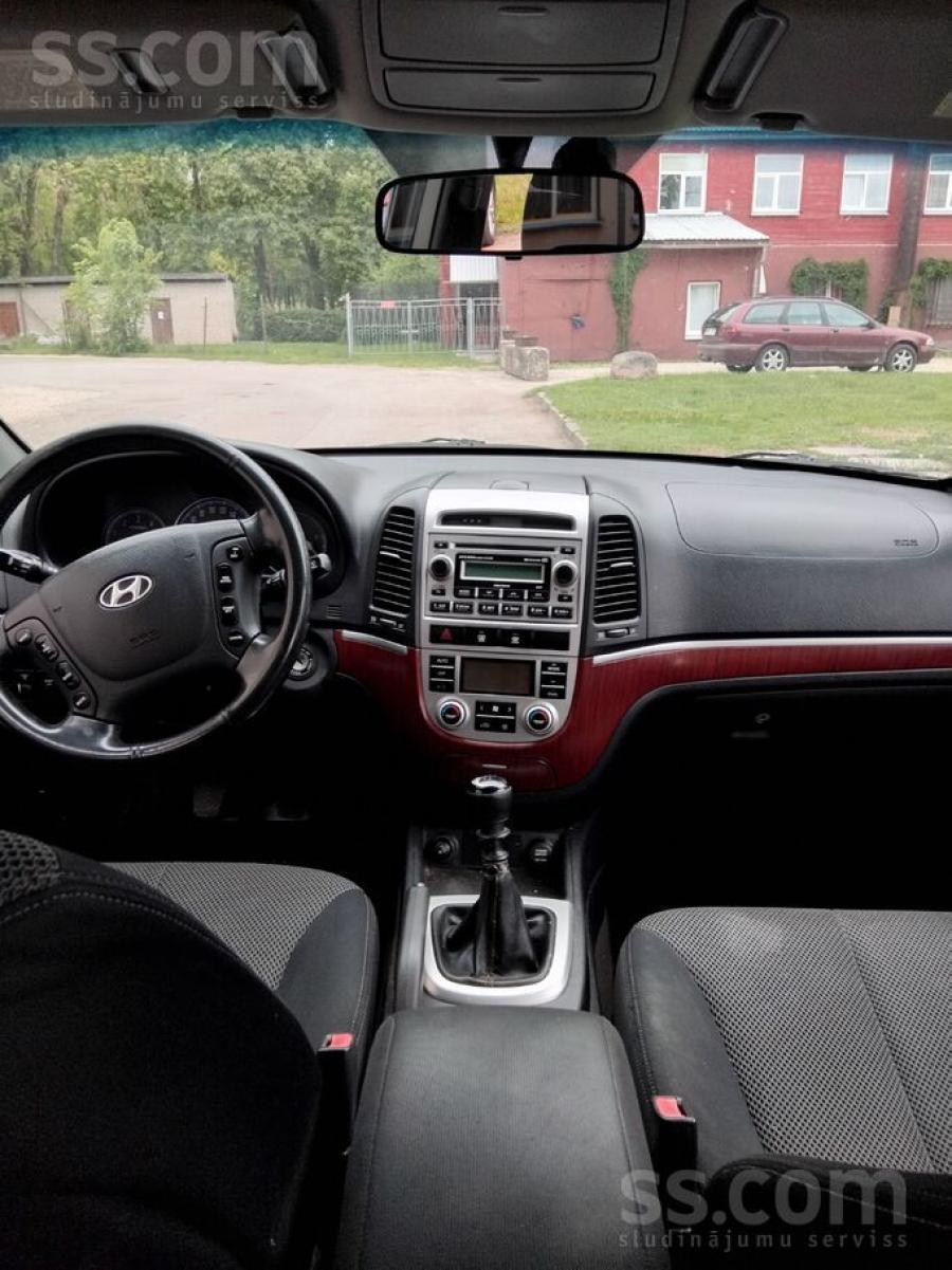 Melns Hyundai Santa Fe 2006 Jēkabpils, ar dzinēja tilpumu 2.20 L un nobraukumu 304 tūkst. km par 1000 €, foto 4 vietnē AUTOMOTO.COM.LV