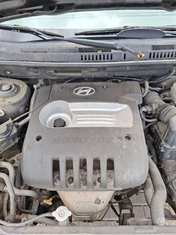 Melns Hyundai Santa Fe 2006 Viļņa, ar dzinēja tilpumu 2.40 L un nobraukumu 278 tūkst. km par 650 €, foto 6 vietnē AUTOMOTO.COM.LV