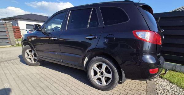 Melns Hyundai Santa Fe 2006 Klaipėda, ar dzinēja tilpumu 2.19 L un nobraukumu 390 tūkst. km par 1850 €, foto 2 vietnē AUTOMOTO.COM.LV
