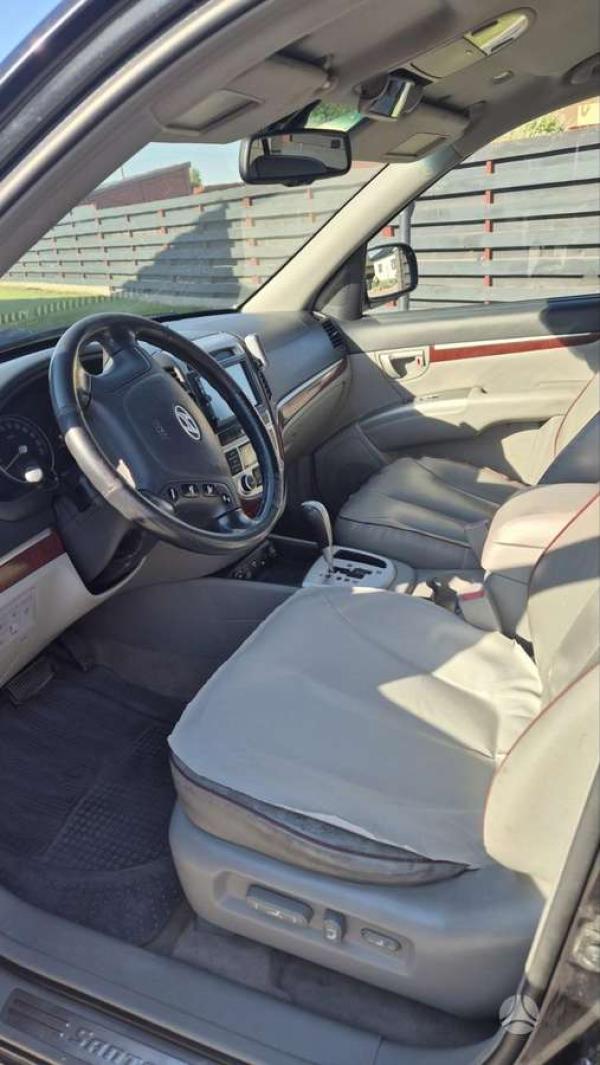 Melns Hyundai Santa Fe 2006 Klaipėda, ar dzinēja tilpumu 2.19 L un nobraukumu 390 tūkst. km par 1850 €, foto 6 vietnē AUTOMOTO.COM.LV