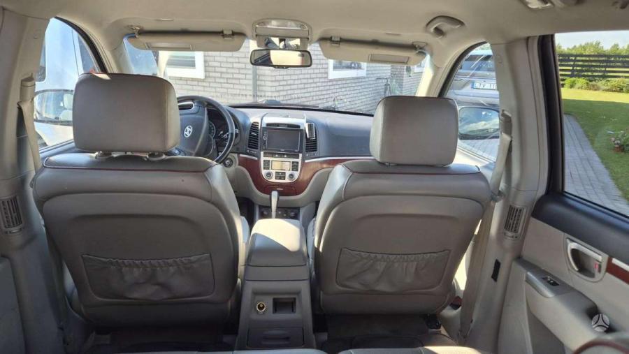 Melns Hyundai Santa Fe 2006 Klaipėda, ar dzinēja tilpumu 2.19 L un nobraukumu 390 tūkst. km par 1850 €, foto 9 vietnē AUTOMOTO.COM.LV