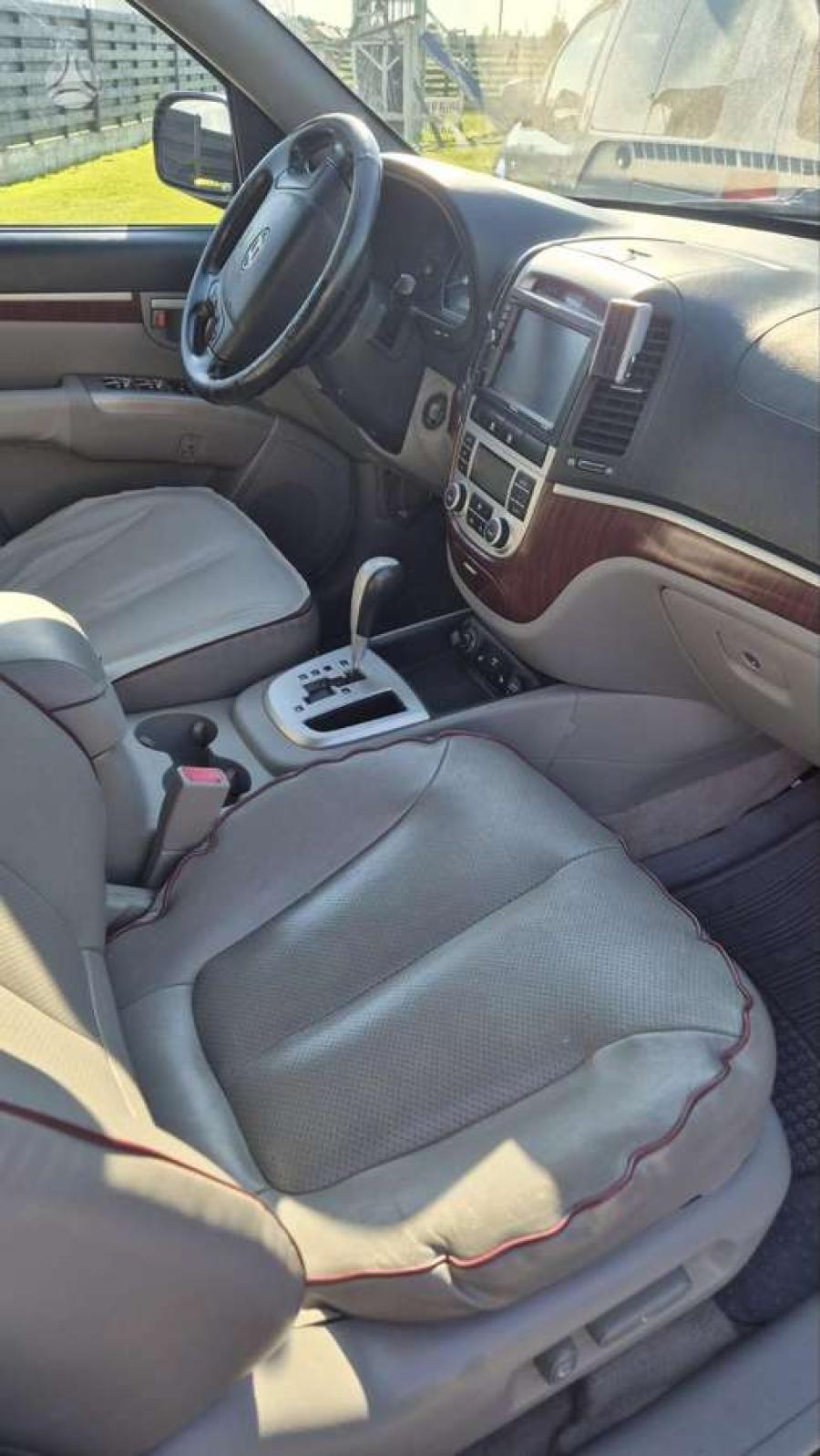 Melns Hyundai Santa Fe 2006 Klaipėda, ar dzinēja tilpumu 2.19 L un nobraukumu 390 tūkst. km par 1850 €, foto 10 vietnē AUTOMOTO.COM.LV