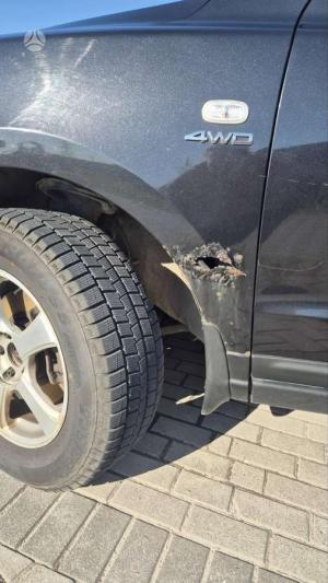 Melns Hyundai Santa Fe 2006 Klaipėda, ar dzinēja tilpumu 2.19 L un nobraukumu 390 tūkst. km par 1850 €, foto 14 vietnē AUTOMOTO.COM.LV