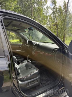Black Hyundai Santa Fe 2006 in Daugavpils, with an engine capacity of 2.20 L and mileage of 328 thousand km for 3650 €, photo 9 on AUTOMOTO.COM.LV