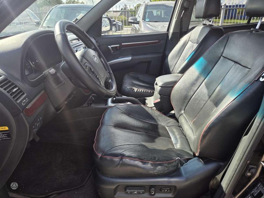 Melns Hyundai Santa Fe 2006 Marijampole, ar dzinēja tilpumu 2.19 L un nobraukumu 256 tūkst. km par 3699 €, foto 12 vietnē AUTOMOTO.COM.LV