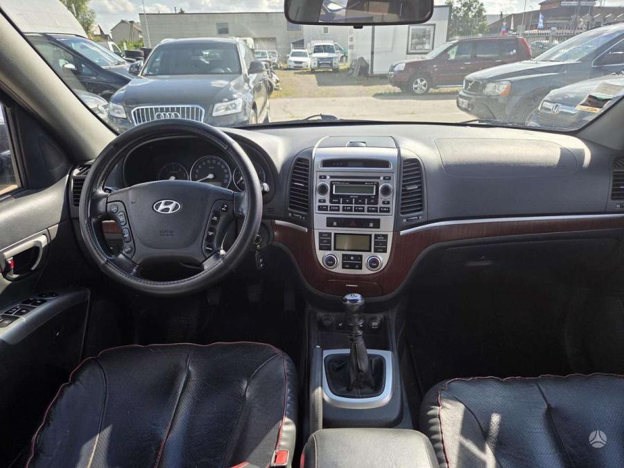Melns Hyundai Santa Fe 2006 Marijampole, ar dzinēja tilpumu 2.19 L un nobraukumu 256 tūkst. km par 3699 €, foto 13 vietnē AUTOMOTO.COM.LV