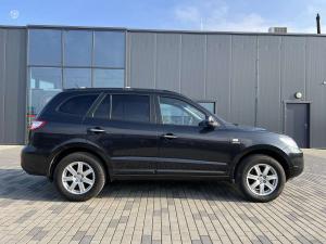 Black Hyundai Santa Fe 2006 in Siauliai, with an engine capacity of 2.19 L and mileage of 228 thousand km for 4200 €, photo 5 on AUTOMOTO.COM.LV