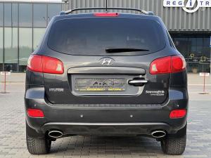 Black Hyundai Santa Fe 2006 in Siauliai, with an engine capacity of 2.19 L and mileage of 228 thousand km for 4200 €, photo 7 on AUTOMOTO.COM.LV