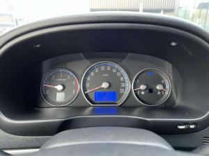 Black Hyundai Santa Fe 2006 in Siauliai, with an engine capacity of 2.19 L and mileage of 228 thousand km for 4200 €, photo 12 on AUTOMOTO.COM.LV