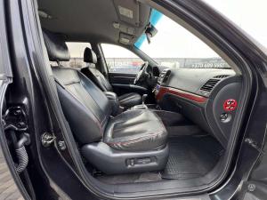 Black Hyundai Santa Fe 2006 in Siauliai, with an engine capacity of 2.19 L and mileage of 228 thousand km for 4200 €, photo 20 on AUTOMOTO.COM.LV