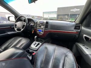 Black Hyundai Santa Fe 2006 in Siauliai, with an engine capacity of 2.19 L and mileage of 228 thousand km for 4200 €, photo 21 on AUTOMOTO.COM.LV