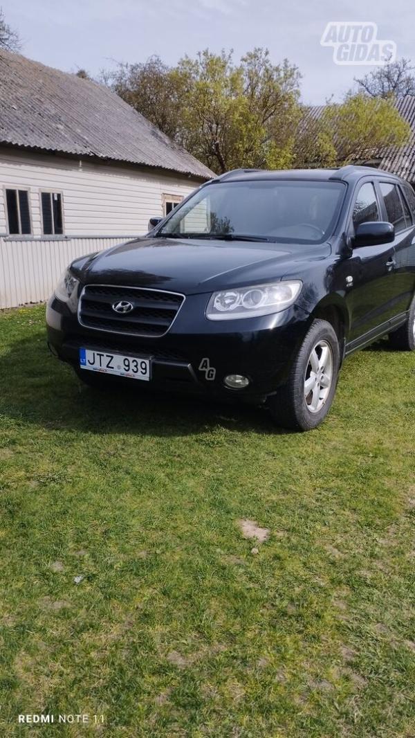Hyundai Santa Fe 2006 Prienai vietnÄ Melns Hyundai Santa Fe 2006 Prienai, ar dzinÄja tilpumu 2.20 L un nobraukumu 201 tÅ«kst. km par 2800 ā¬, foto 1 vietnÄ AUTOMOTO.COM.LV