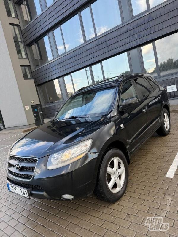 Hyundai Santa Fe 2006 KauÅa vietnÄ Melns Hyundai Santa Fe 2006 KauÅa, ar dzinÄja tilpumu 2.20 L un nobraukumu 225 tÅ«kst. km par 3750 ā¬, foto 4 vietnÄ AUTOMOTO.COM.LV