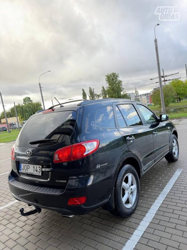 Hyundai Santa Fe 2006 KauÅa vietnÄ Melns Hyundai Santa Fe 2006 KauÅa, ar dzinÄja tilpumu 2.20 L un nobraukumu 225 tÅ«kst. km par 3750 ā¬, foto 7 vietnÄ AUTOMOTO.COM.LV