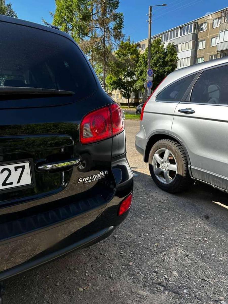Melns Hyundai Santa Fe 2006 Kauņa, ar dzinēja tilpumu 2.19 L un nobraukumu 274 tūkst. km par 3100 €, foto 6 vietnē AUTOMOTO.COM.LV