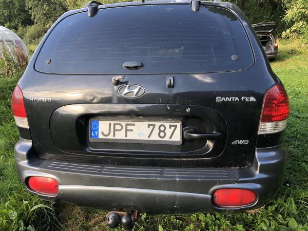 Хендай Санта Фе 2006 в Вильнюс на AUTOMOTO.COM.LV Черный Хендай Санта Фе 2006 в Вильнюс, объемом двигателя 1.99 л и пробегом 380 тыс. км за 550 €, фото 4 на AUTOMOTO.COM.LV