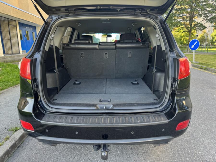 Melns Hyundai Santa Fe 2006 Tallina, ar dzinēja tilpumu 2.20 L un nobraukumu 318 tūkst. km par 2400 €, foto 6 vietnē AUTOMOTO.COM.LV