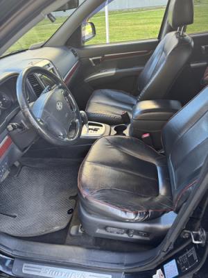 Melns Hyundai Santa Fe 2006 Tallina, ar dzinēja tilpumu 2.20 L un nobraukumu 318 tūkst. km par 2400 €, foto 7 vietnē AUTOMOTO.COM.LV