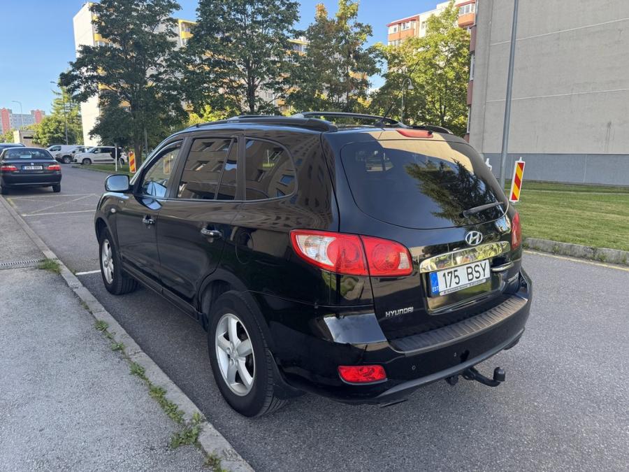Melns Hyundai Santa Fe 2006 Tallina, ar dzinēja tilpumu 2.20 L un nobraukumu 318 tūkst. km par 2400 €, foto 18 vietnē AUTOMOTO.COM.LV