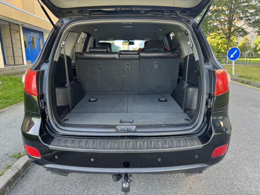 Melns Hyundai Santa Fe 2006 Tallina, ar dzinēja tilpumu 2.20 L un nobraukumu 318 tūkst. km par 2400 €, foto 21 vietnē AUTOMOTO.COM.LV