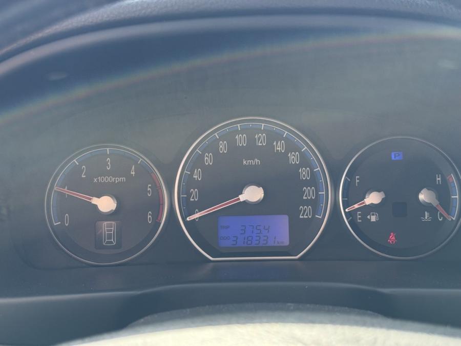 Melns Hyundai Santa Fe 2006 Tallina, ar dzinēja tilpumu 2.20 L un nobraukumu 318 tūkst. km par 2400 €, foto 30 vietnē AUTOMOTO.COM.LV