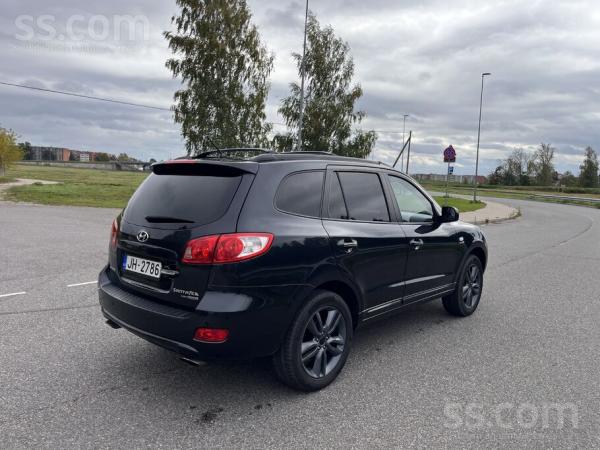 Melns Hyundai Santa Fe 2006 Rēzekne, ar dzinēja tilpumu 2.20 L un nobraukumu 235 tūkst. km par 2750 €, foto 3 vietnē AUTOMOTO.COM.LV