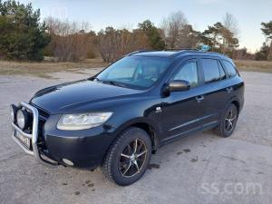Black Hyundai Santa Fe 2006 in Liepaja, with an engine capacity of 2.70 L and mileage of 380 thousand km for 3200 €, photo  on AUTOMOTO.COM.LV