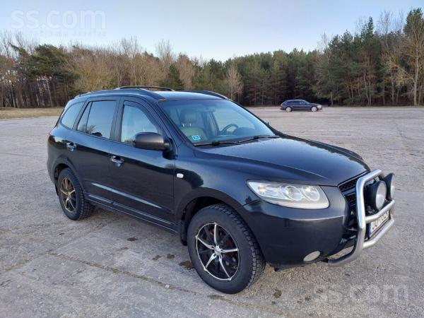 Melns Hyundai Santa Fe 2006 Liepāja, ar dzinēja tilpumu 2.70 L un nobraukumu 380 tūkst. km par 3200 €, foto 3 vietnē AUTOMOTO.COM.LV