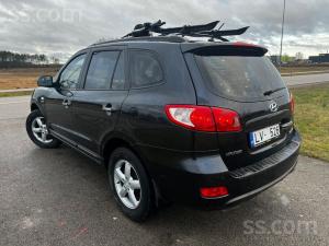 Black Hyundai Santa Fe 2006 in Riga, with an engine capacity of 2.20 L and mileage of 271 thousand km for 2500 €, photo 5 on AUTOMOTO.COM.LV