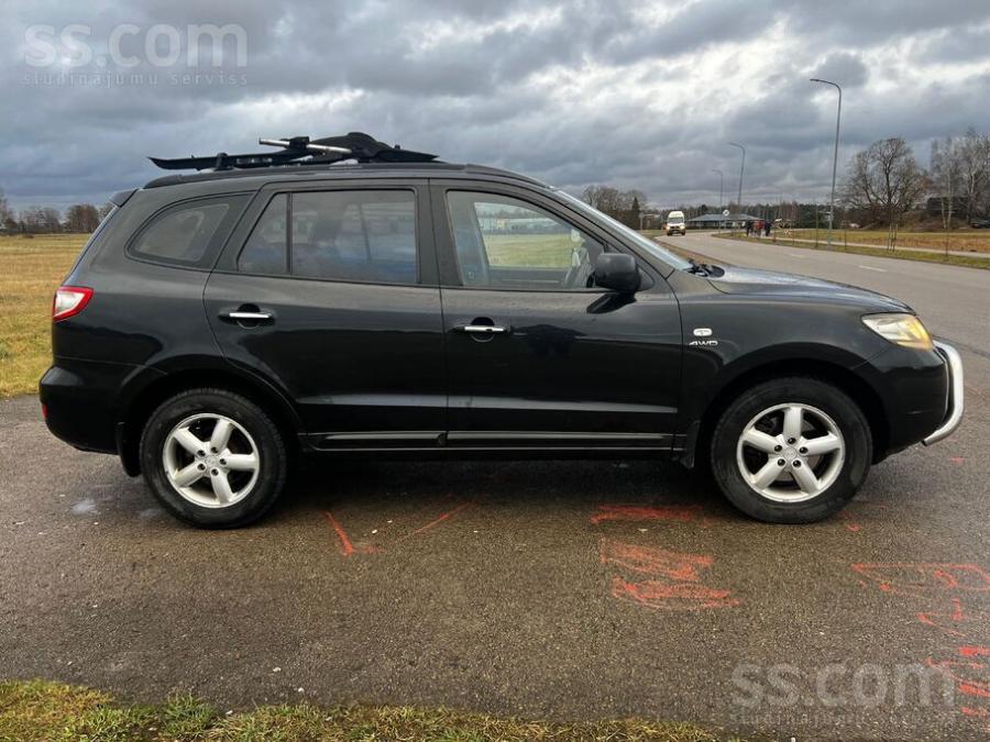 Black Hyundai Santa Fe 2006 in Riga, with an engine capacity of 2.20 L and mileage of 271 thousand km for 2500 €, photo 7 on AUTOMOTO.COM.LV