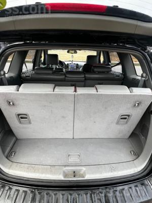 Black Hyundai Santa Fe 2006 in Riga, with an engine capacity of 2.20 L and mileage of 271 thousand km for 2500 €, photo 13 on AUTOMOTO.COM.LV