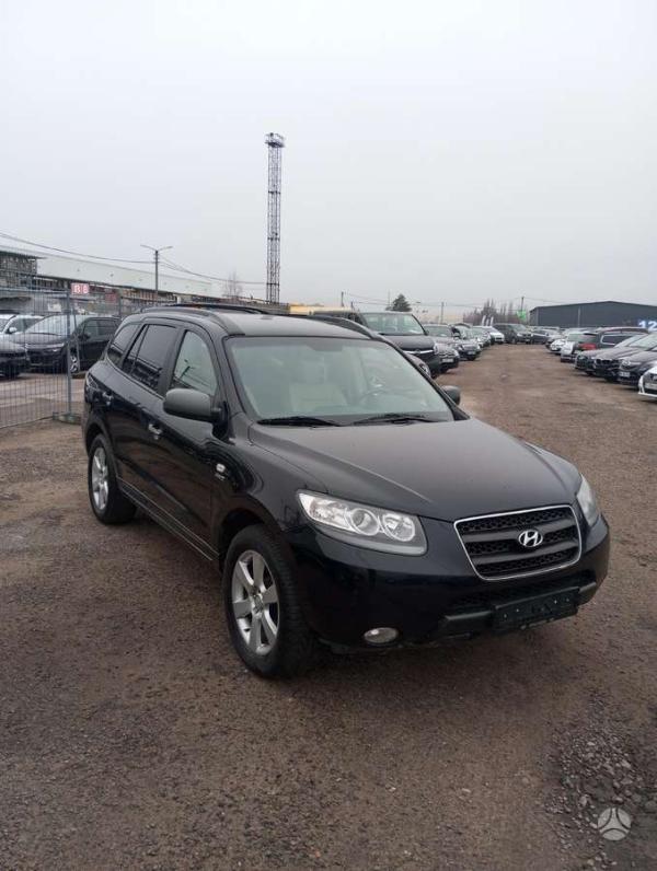 Melns Hyundai Santa Fe 2007 Kauņa, ar dzinēja tilpumu 2.19 L un nobraukumu 280 tūkst. km par 3450 €, foto 2 vietnē AUTOMOTO.COM.LV