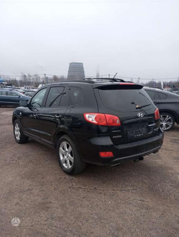Melns Hyundai Santa Fe 2007 Kauņa, ar dzinēja tilpumu 2.19 L un nobraukumu 280 tūkst. km par 3450 €, foto 8 vietnē AUTOMOTO.COM.LV