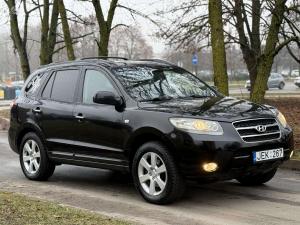 Black Hyundai Santa Fe 2007 in Kaunas, with an engine capacity of 2.19 L and mileage of 296 thousand km for 4000 €, photo  on AUTOMOTO.COM.LV
