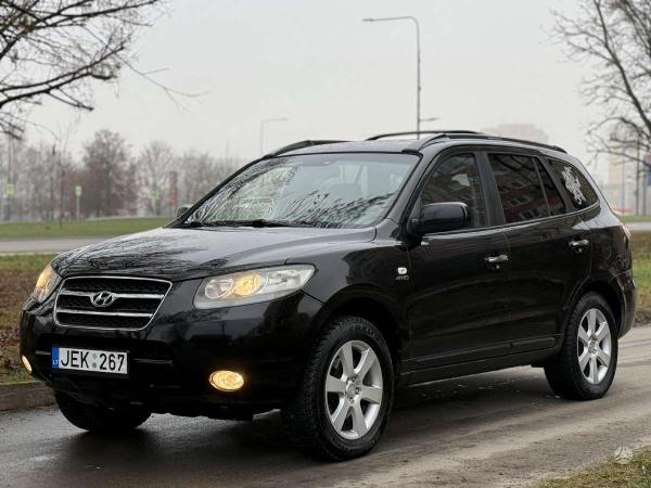 Black Hyundai Santa Fe 2007 in Kaunas, with an engine capacity of 2.19 L and mileage of 296 thousand km for 4000 €, photo 2 on AUTOMOTO.COM.LV