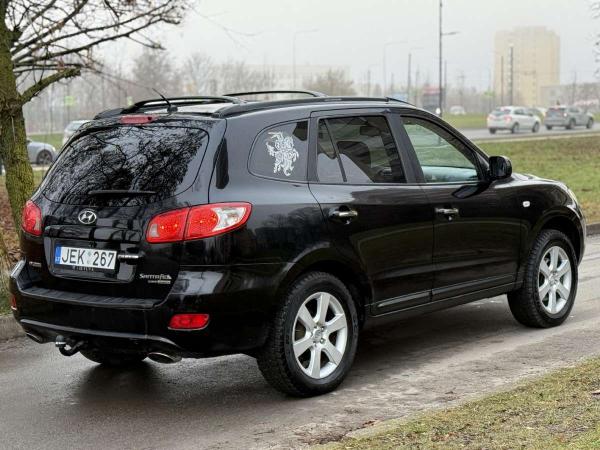 Black Hyundai Santa Fe 2007 in Kaunas, with an engine capacity of 2.19 L and mileage of 296 thousand km for 4000 €, photo 4 on AUTOMOTO.COM.LV