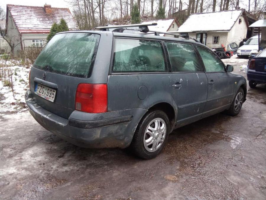 Black Hyundai Santa Fe 2007 in Vilnius, with an engine capacity of 1.90 L and mileage of 300 thousand km for 400 €, photo 3 on AUTOMOTO.COM.LV