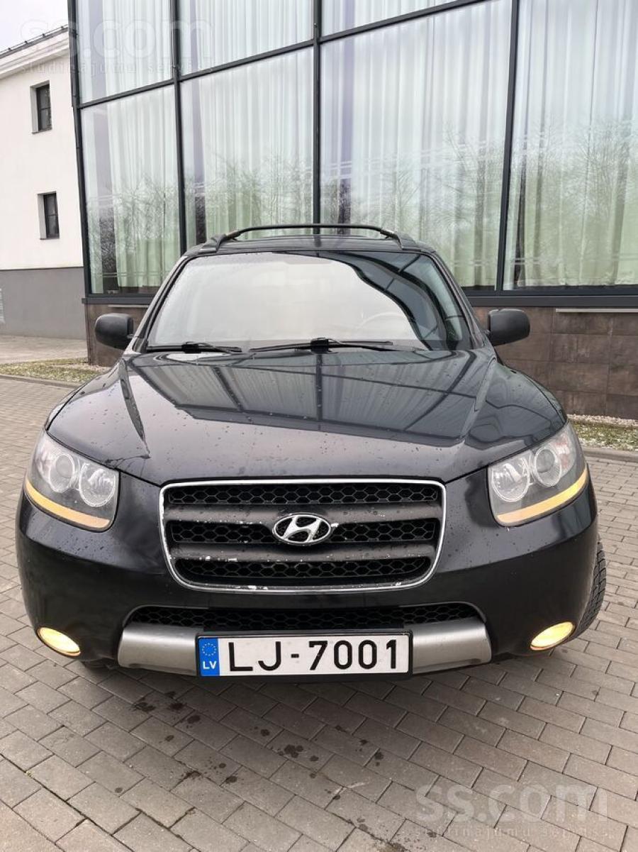 Melns Hyundai Santa Fe 2007 Balvi, ar dzinēja tilpumu 2.20 L un nobraukumu 336 tūkst. km par 3350 €, foto 10 vietnē AUTOMOTO.COM.LV