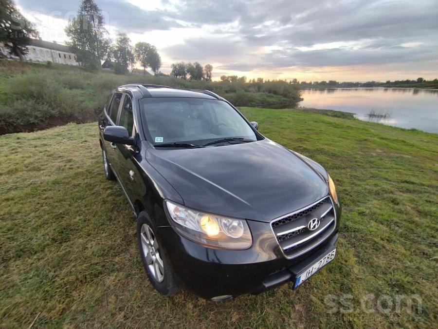 Melns Hyundai Santa Fe 2007 Daugavpils, ar dzinēja tilpumu 2.20 L un nobraukumu 224 tūkst. km par 3300 €, foto 1 vietnē AUTOMOTO.COM.LV