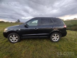 Melns Hyundai Santa Fe 2007 Daugavpils, ar dzinēja tilpumu 2.20 L un nobraukumu 224 tūkst. km par 3300 €, foto 3 vietnē AUTOMOTO.COM.LV