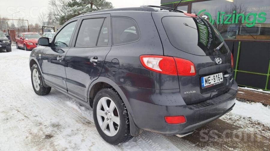 Melns Hyundai Santa Fe 2007 Rīga, ar dzinēja tilpumu 2.20 L un nobraukumu 326 tūkst. km par 3490 €, foto 4 vietnē AUTOMOTO.COM.LV