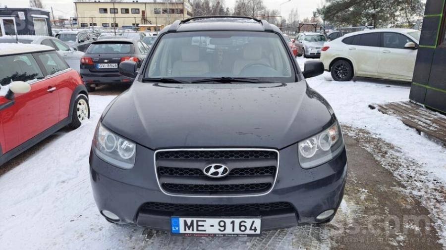 Melns Hyundai Santa Fe 2007 Rīga, ar dzinēja tilpumu 2.20 L un nobraukumu 326 tūkst. km par 3490 €, foto 5 vietnē AUTOMOTO.COM.LV