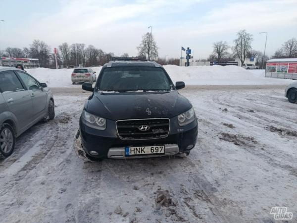 Black Hyundai Santa Fe 2007 in Panevezys, with an engine capacity of 2.20 L and mileage of 336 thousand km for 2500 €, photo 2 on AUTOMOTO.COM.LV